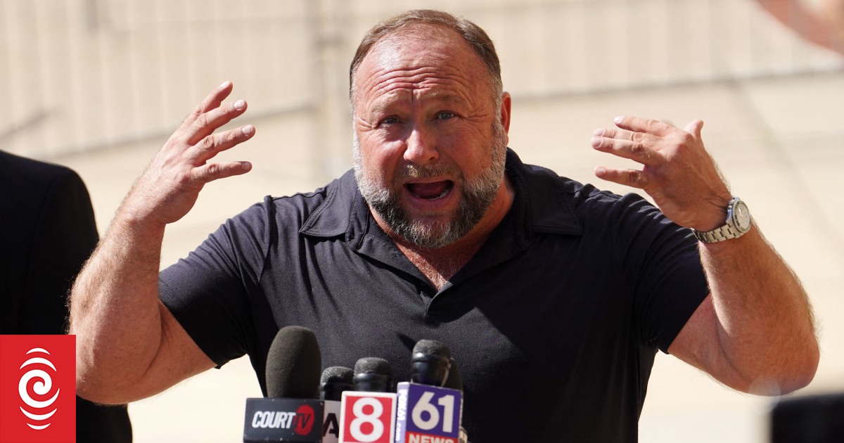 US mass shooting: Sandy Hook families offer to settle Alex Jones' NZ$2 ...