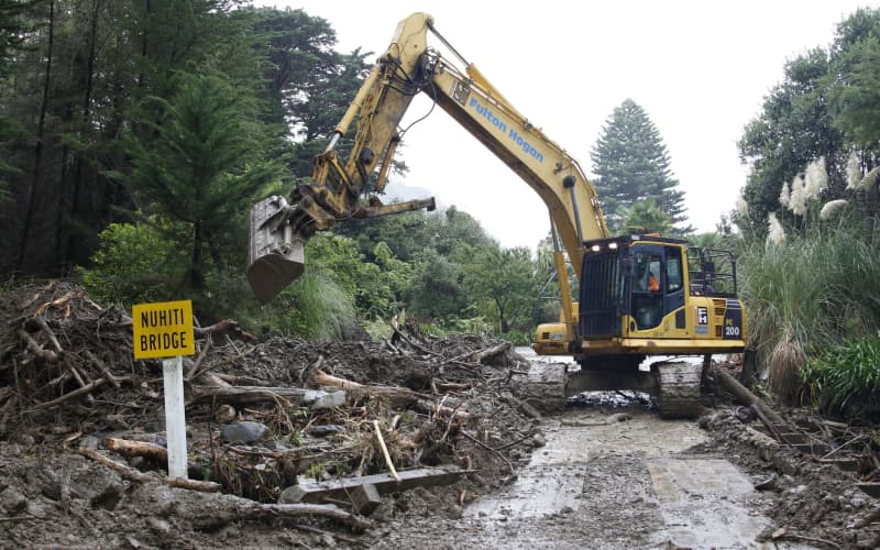 Storm-damaged Tairāwhiti and Hawke's Bay brace for Cyclone Fili | RNZ
