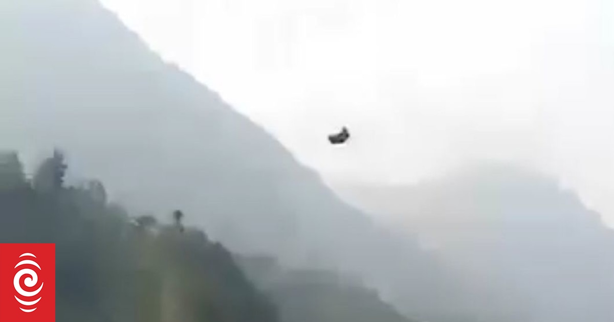 Pakistan cable car incident: Rescue under way for eight people trapped ...