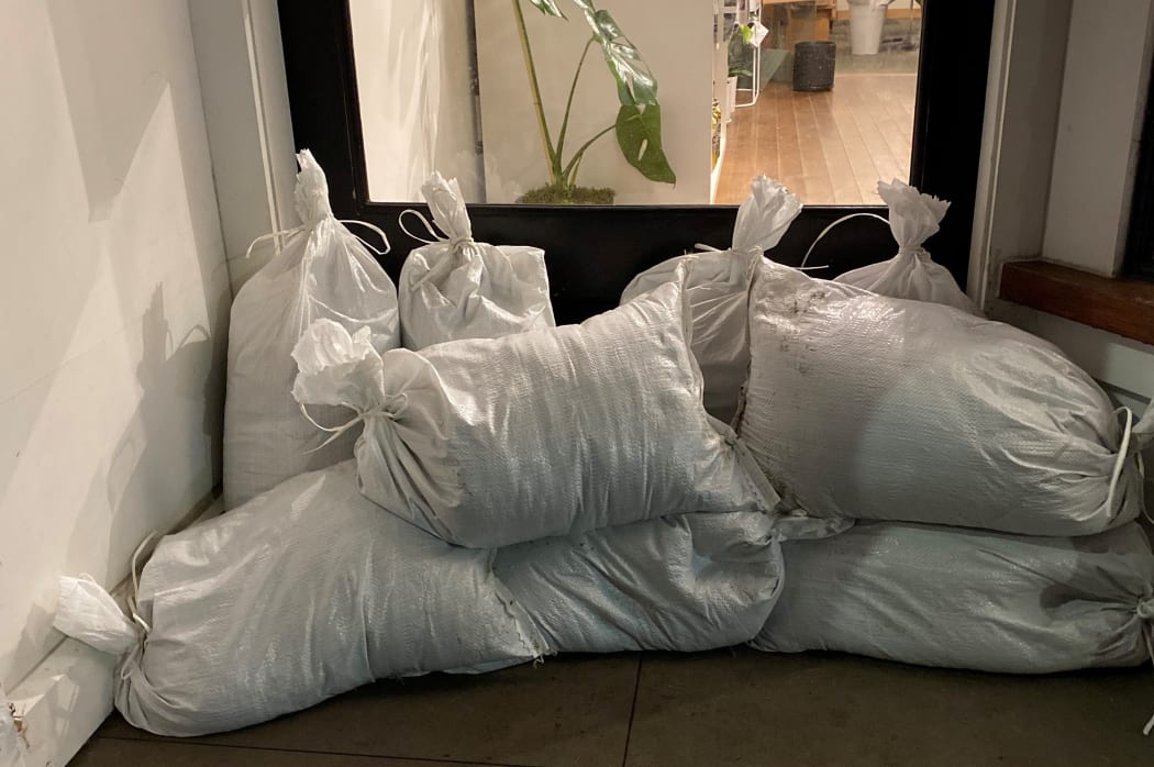 Heavy rain sets in across upper South Island | RNZ News