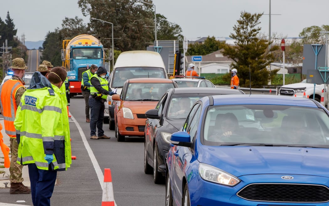 Problems continue for vege growers at Auckland border | RNZ