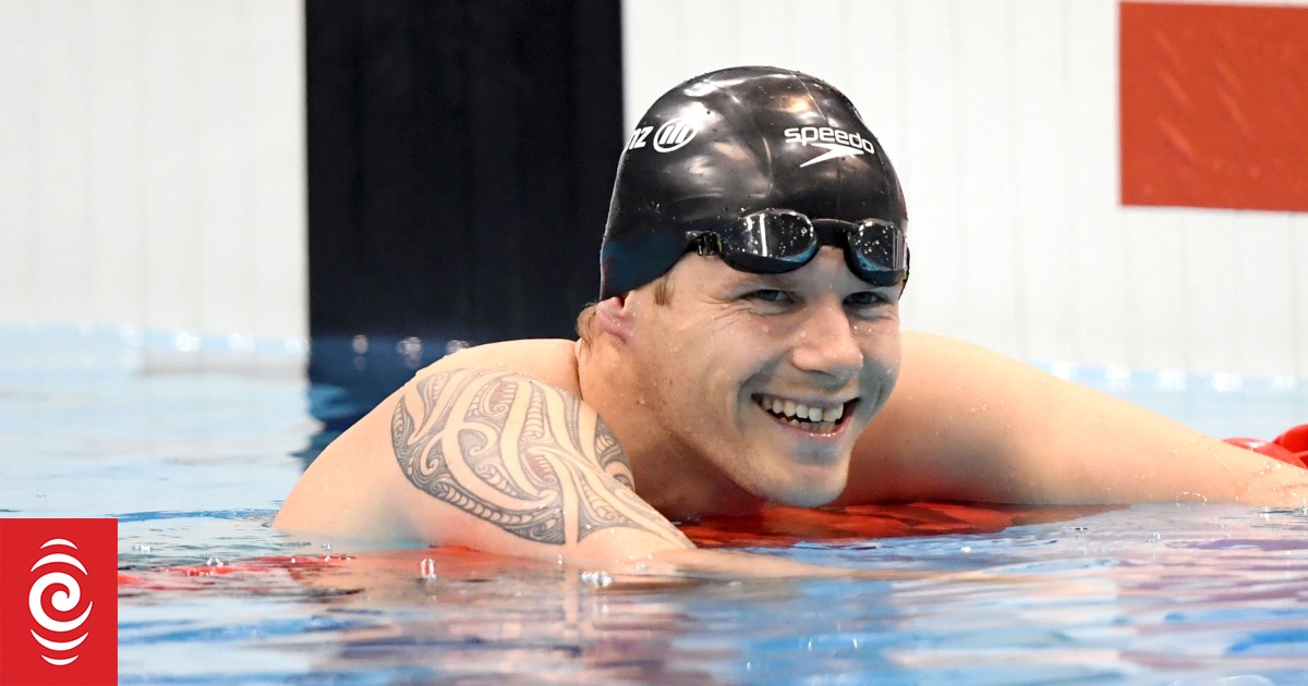 Paralympic champion Cameron Leslie headlines swim team for Paris | RNZ News