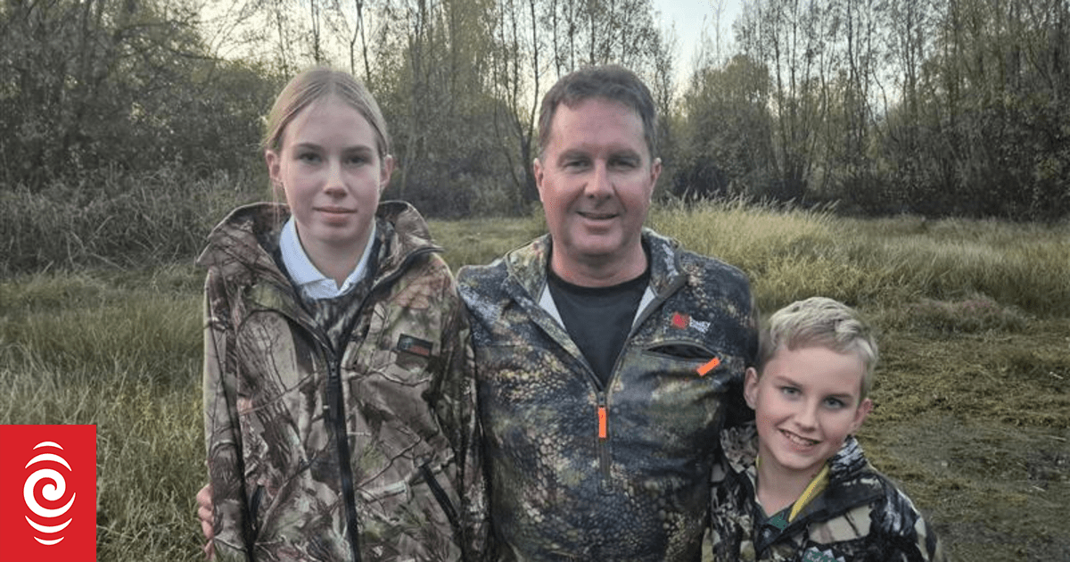 Rural families amped for duck hunting season | RNZ News
