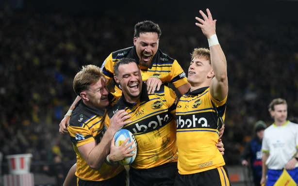 Hurricanes blow Chiefs away in windy Welly to win Super Rugby Pacific ...
