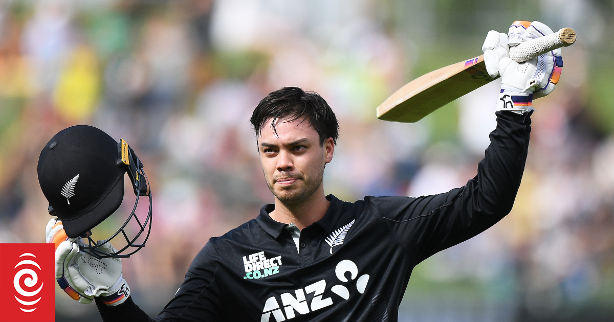 Chapman century drives Black Caps to victory over Pakistan | RNZ News