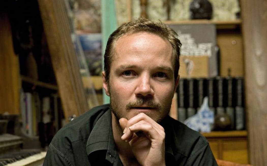 The Moth has flown: the life of musical adventurer Dean Roberts | RNZ
