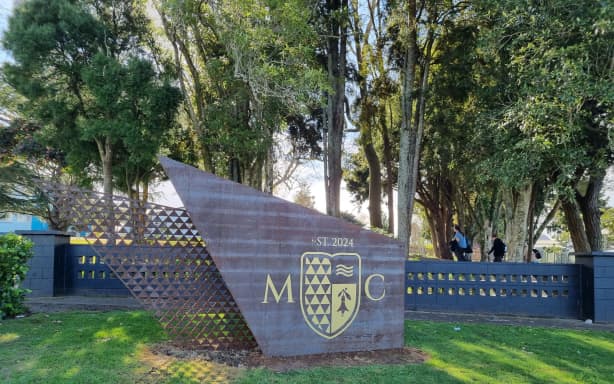 Mangakōtukutuku College: Video shows another violent attack on student ...