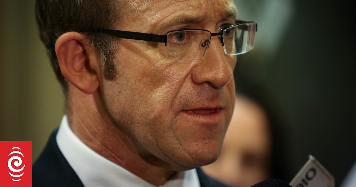 Labour seeks meeting over safety bill 'mess' | RNZ News