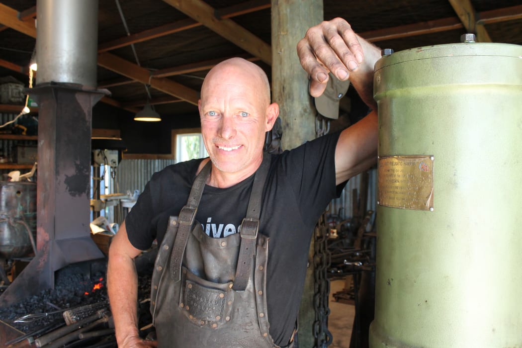 The blacksmith who wants to save his trade | RNZ
