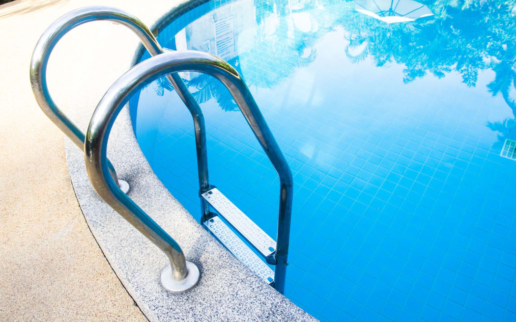 Chemical spill at Upper Hutt pool injures 15 | RNZ News