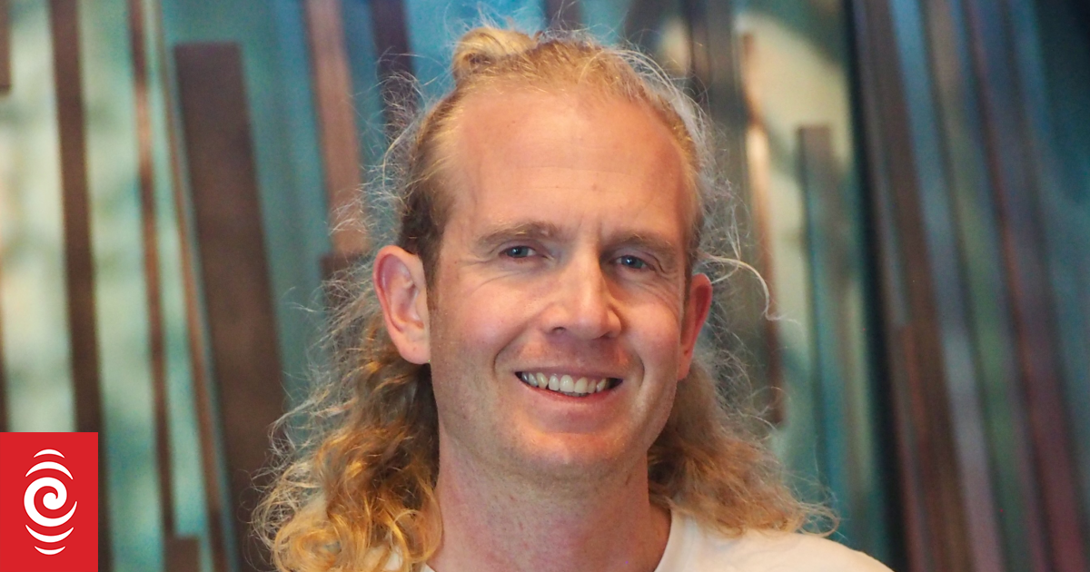 Alex Baker throws hat into ring for Wellington mayoralty | RNZ News