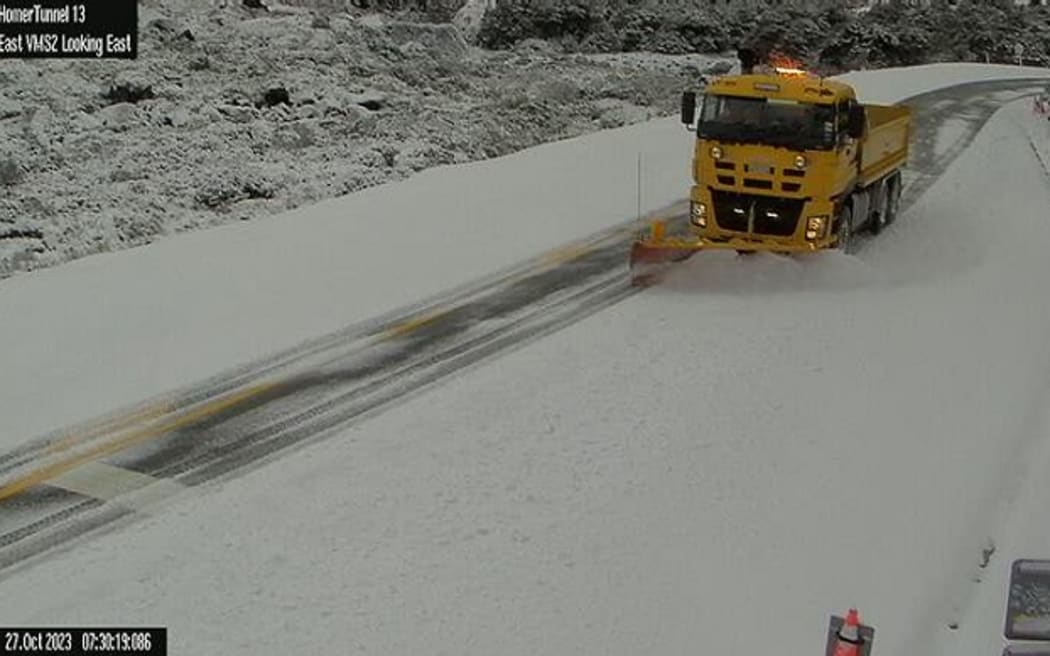 Wintry weather for South Island as cold blast hits | RNZ News