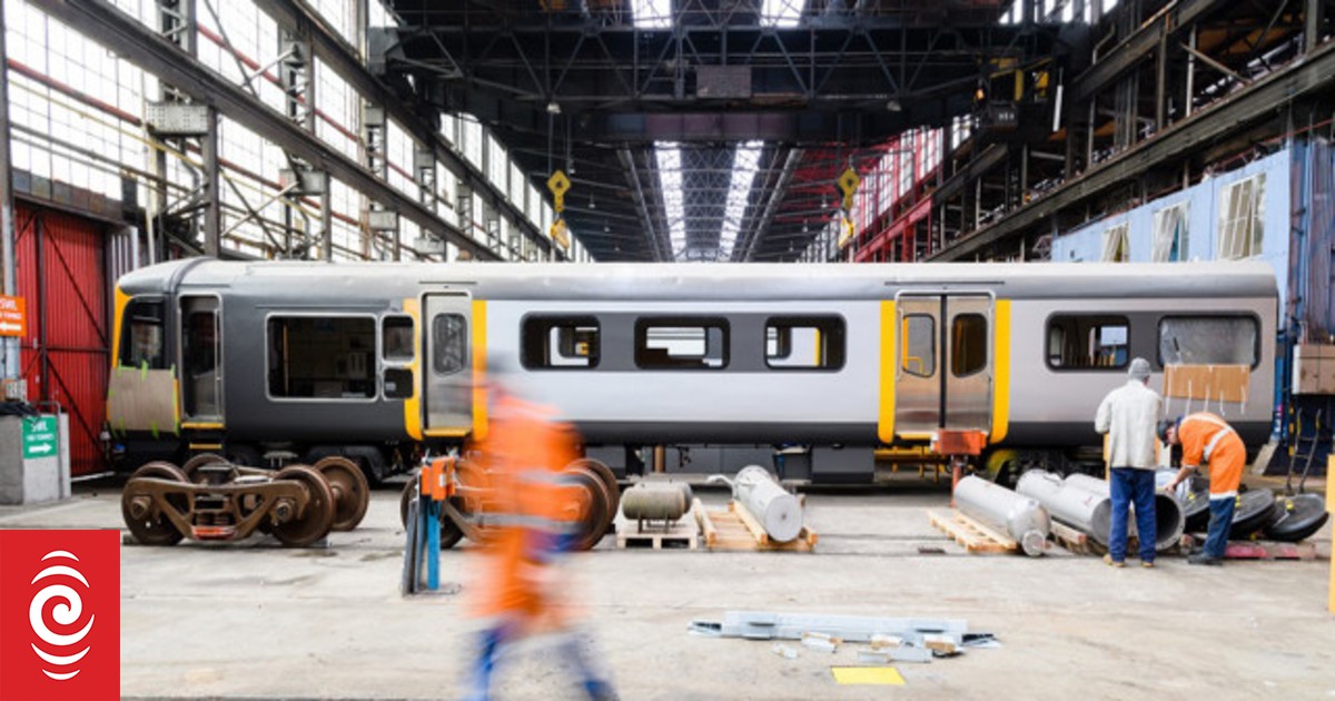 Te Huia train launched between Auckland and Hamilton | RNZ