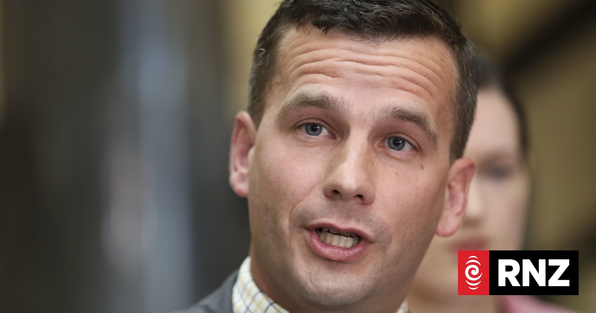 Euthanasia bill moves forward in committee stage | RNZ