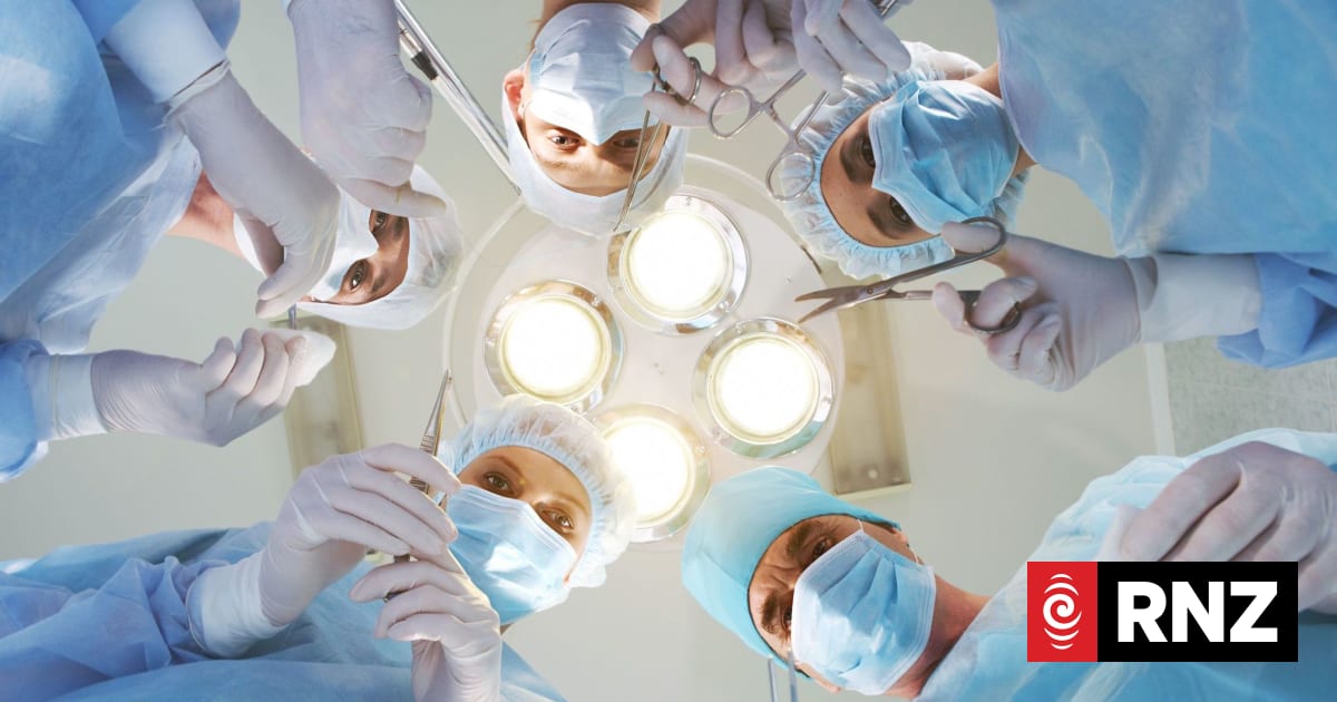 Thousands on hold over surgery | RNZ