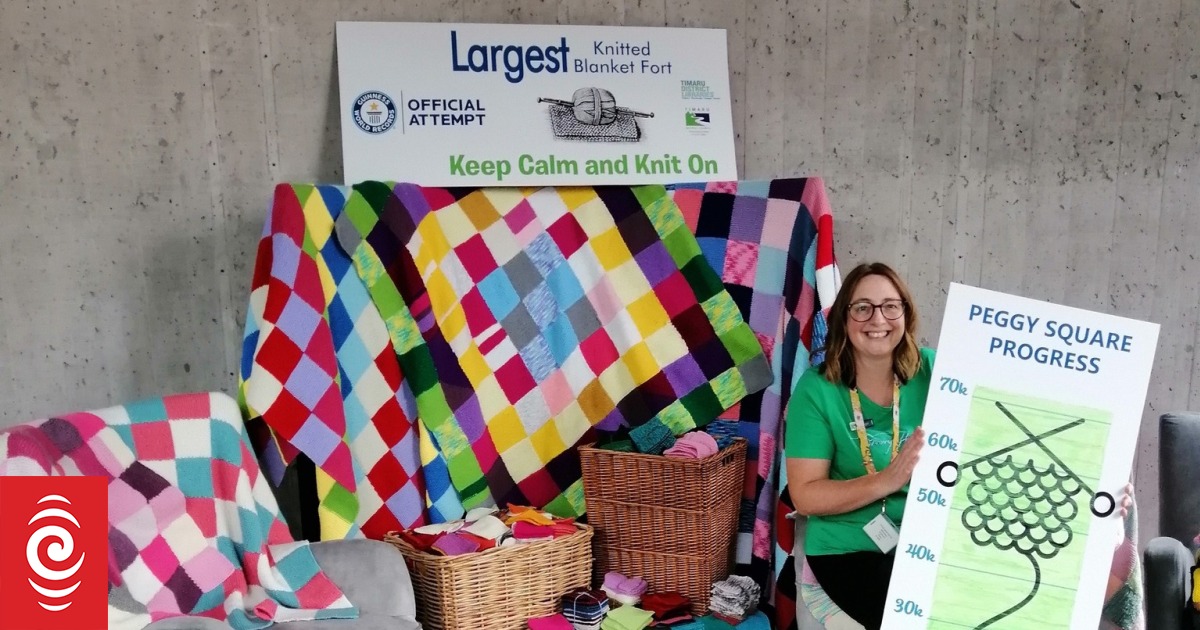 Knitting towards world's biggest blanket fort at Timaru library | RNZ