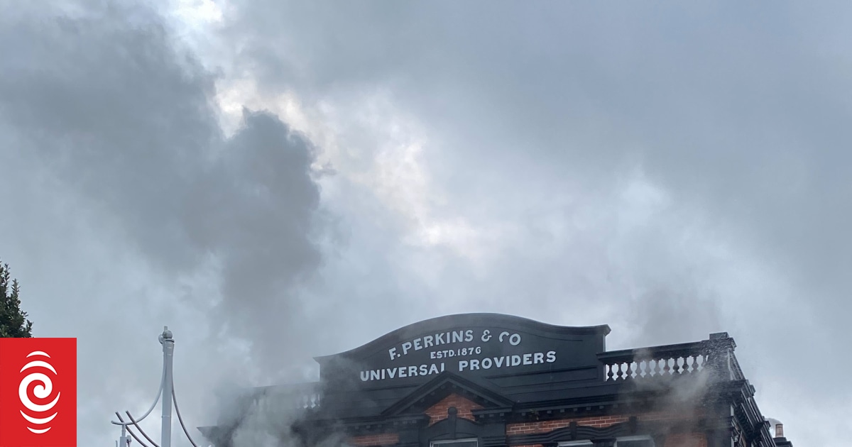 Auckland fire: Historic Pukekohe building goes up in flames | RNZ News