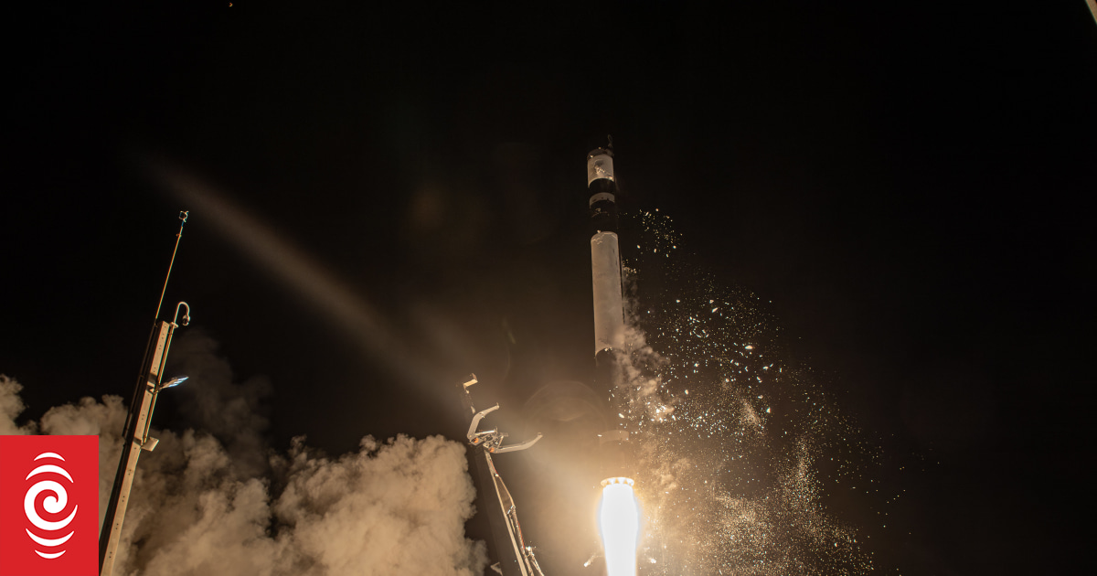 What's going on with Rocket Lab shares? | RNZ News