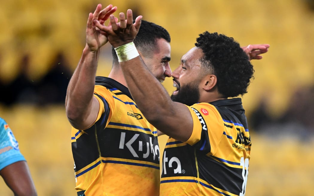 Hurricanes' wing's Super Rugby form won't persuade him to stay in NZ ...