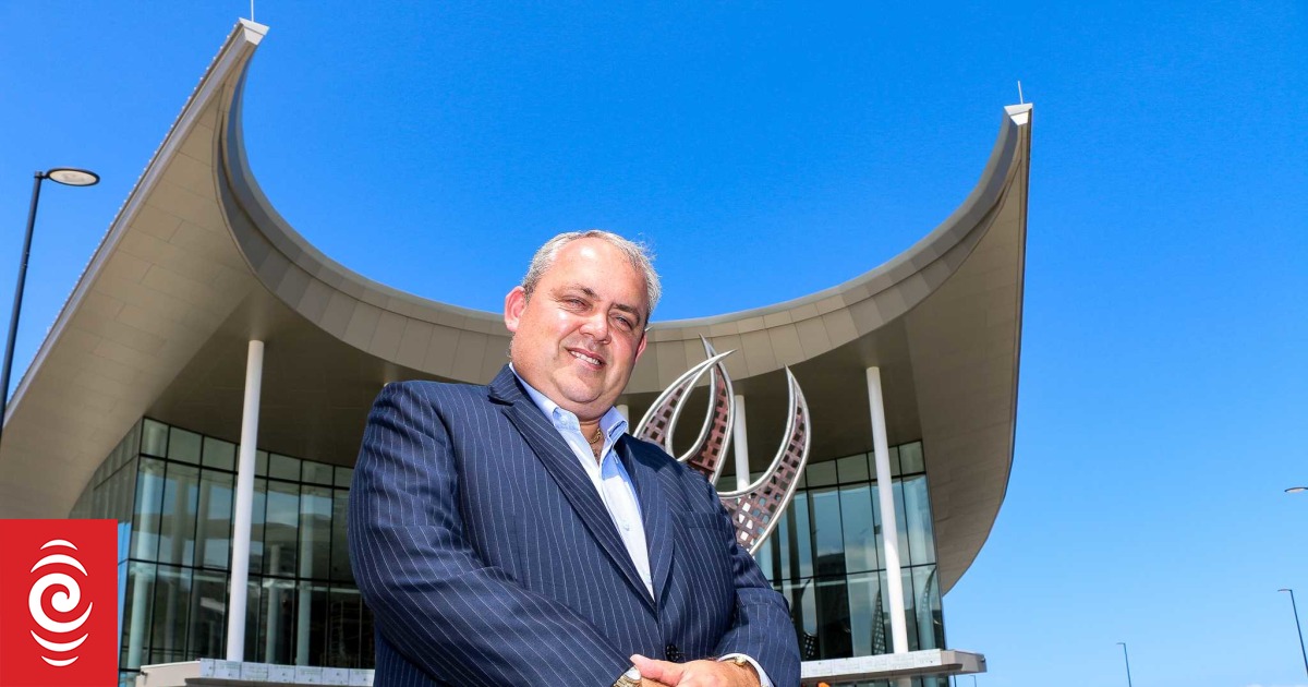 Morauta seeks probe into PNG govt luxury car deal | RNZ News