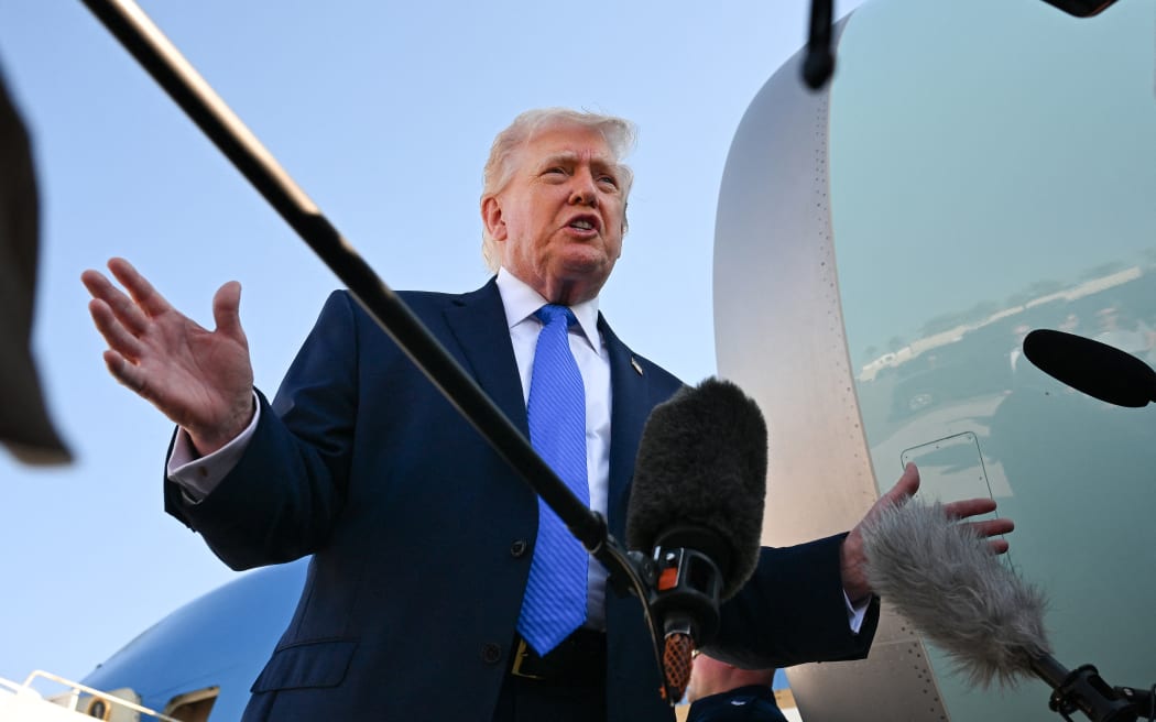 Trump directs DHS chief to pay TSA agents as talks to end shutdown ...