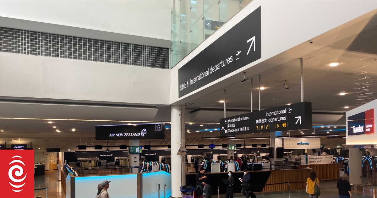 Cleaners striking at Auckland Airport 'want to see dignity and respect ...