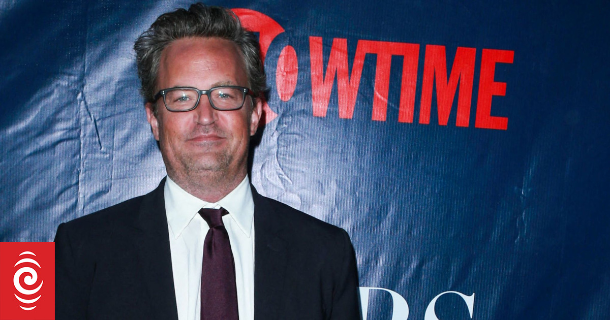 Matthew Perry laid to rest in Los Angeles cemetery | RNZ News