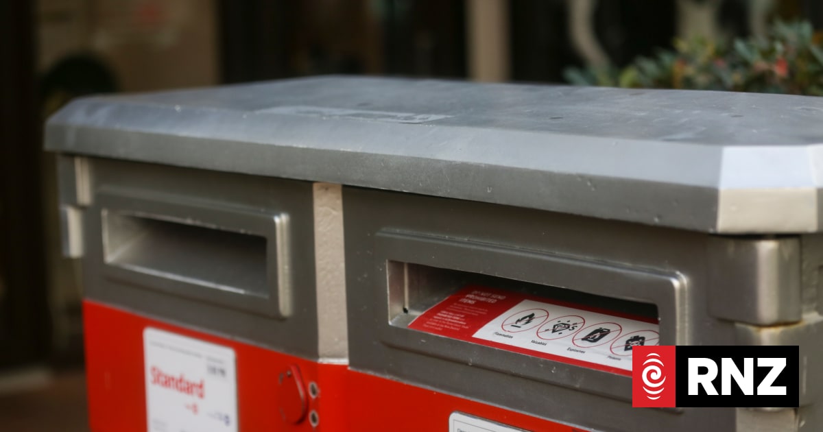 Postal workers start talks with NZ Post in attempt to reverse job cuts ...