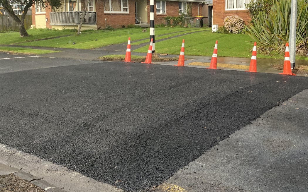Unmarked speed bumps leave South Aucklanders fuming | RNZ News