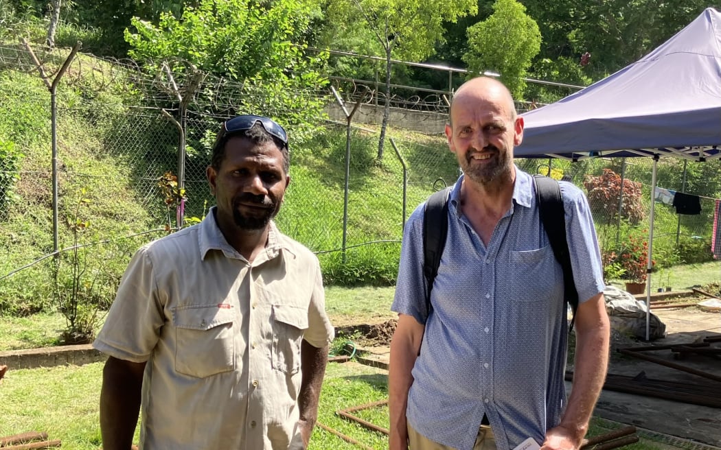 NZ VSA workers using enterprise with detainees in Vanuatu | RNZ News
