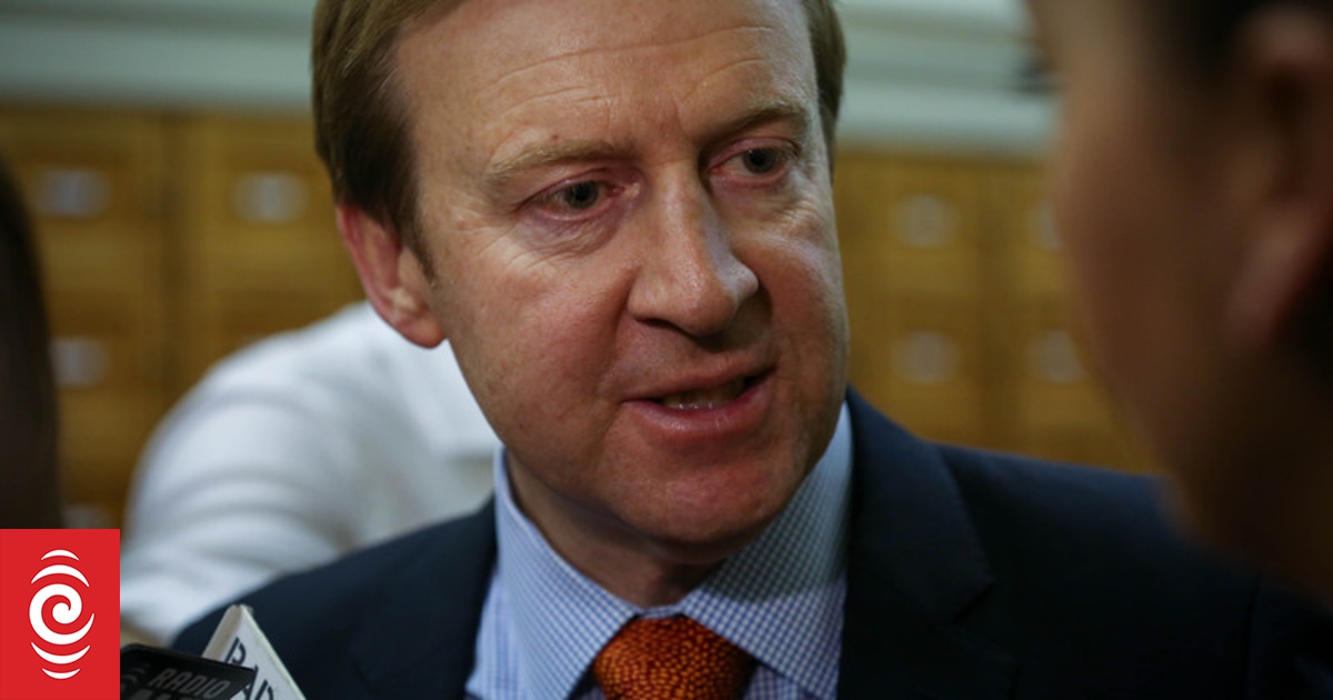 Region reacts to Southern DHB decision | RNZ News