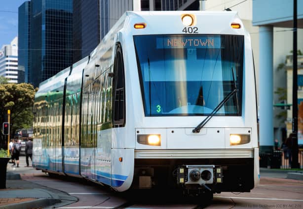 Greens unveil $700m Wgtn light-rail plan | RNZ