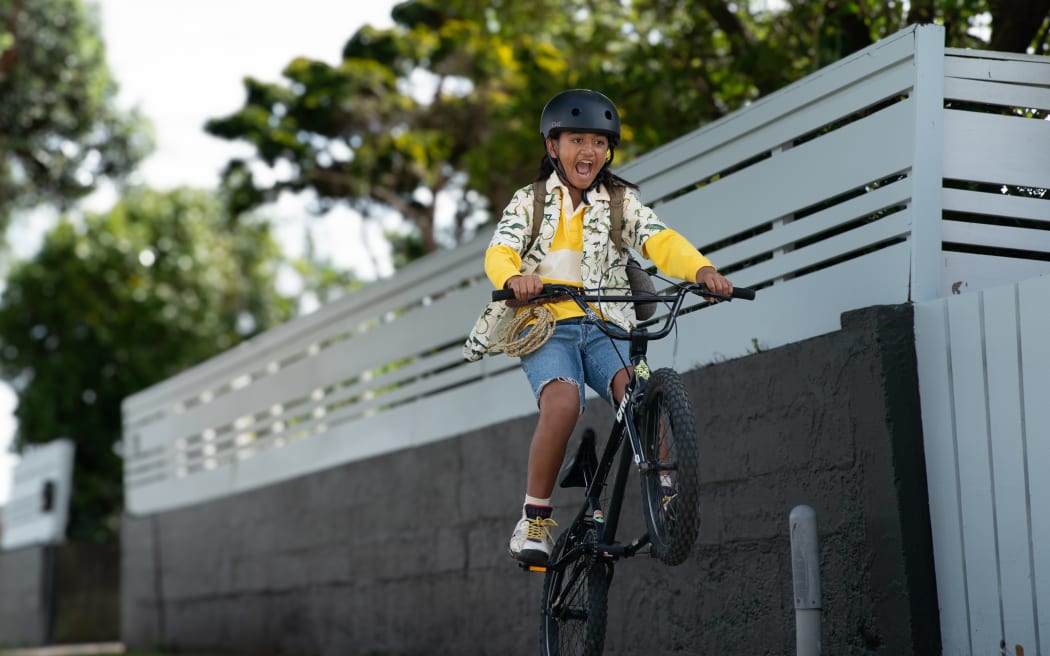 The 12-year-olds who meet a mountain in Rachel House's first feature | RNZ