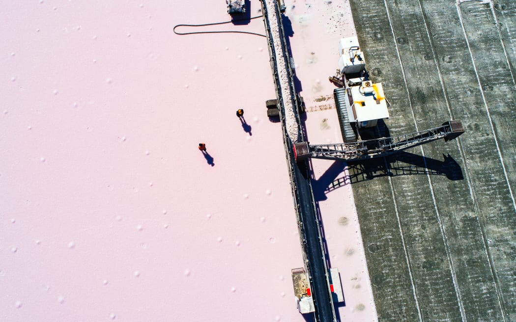 Marlborough drought a boon for Lake Grassmere salt works | RNZ News
