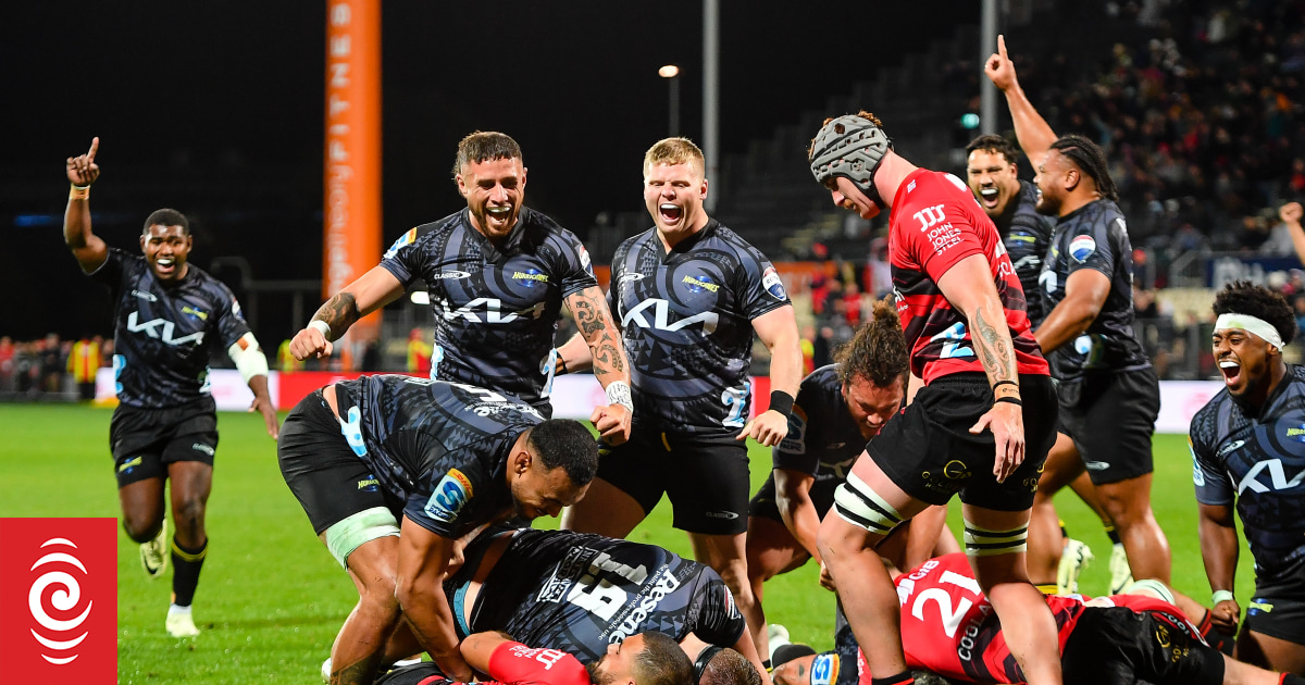 Super Rugby Pacific: Crusaders slump to fourth straight loss | RNZ News