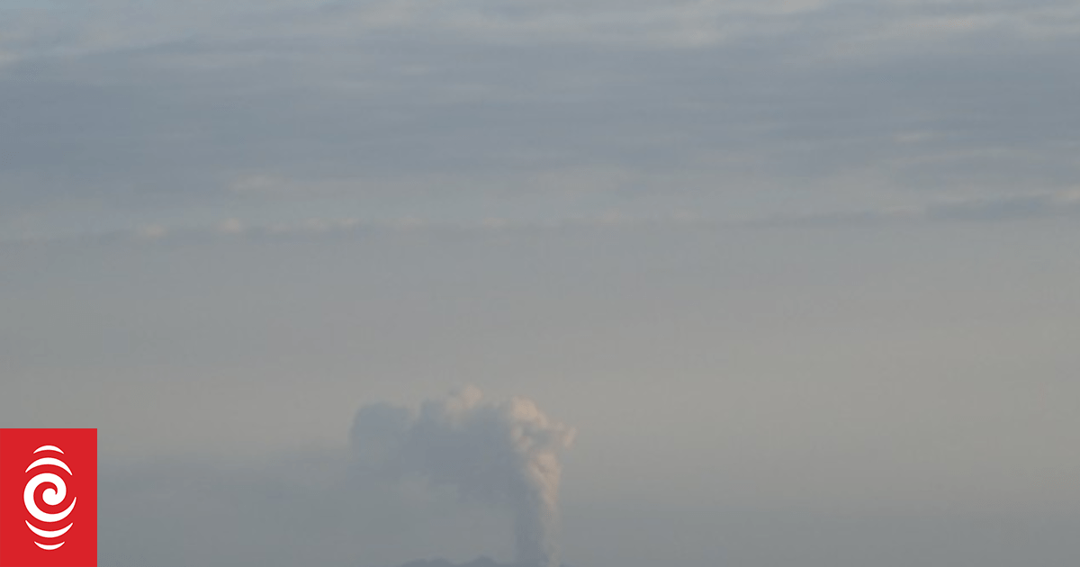 Large steam plumes seen at Whakaari/White Island | RNZ News