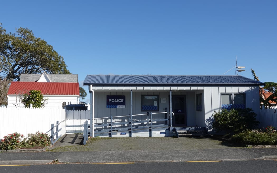 Russell residents hope to rescue historic Custom House building built ...