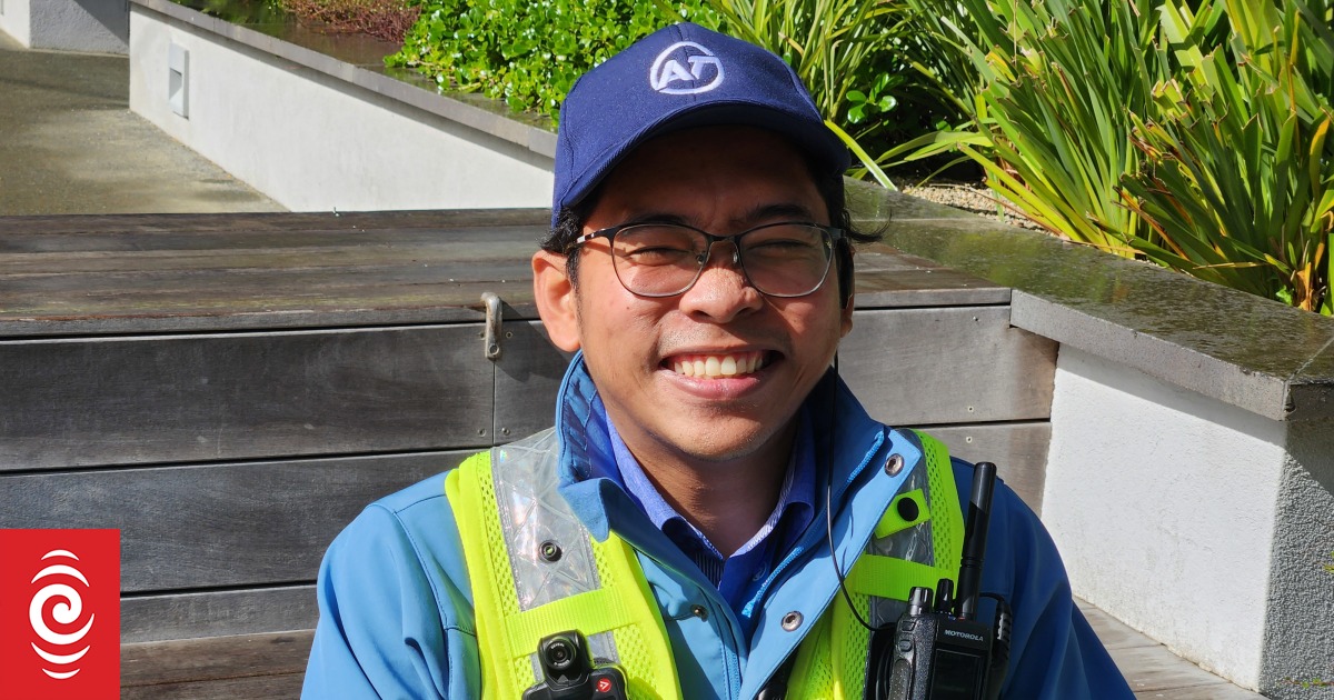 Auckland Transport welcomes new transport officers | RNZ News