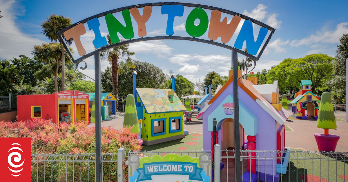 Could Splash Planet be a playground over winter? | RNZ News