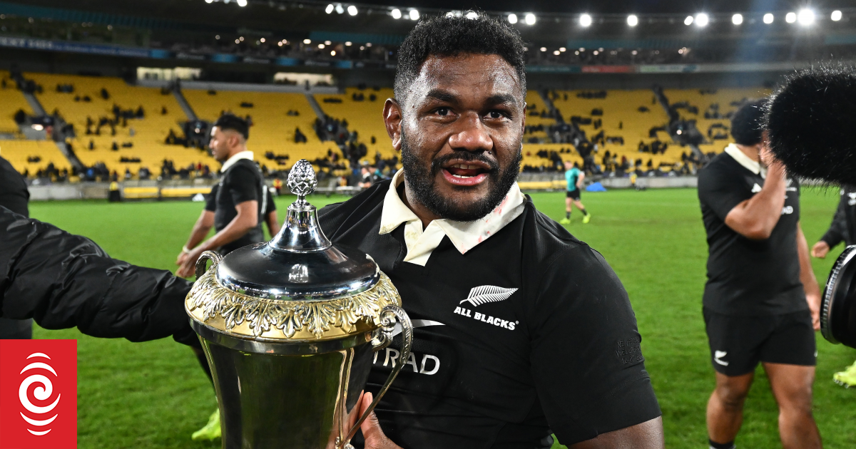 Camomile the gateway opens and inside is a stunning au