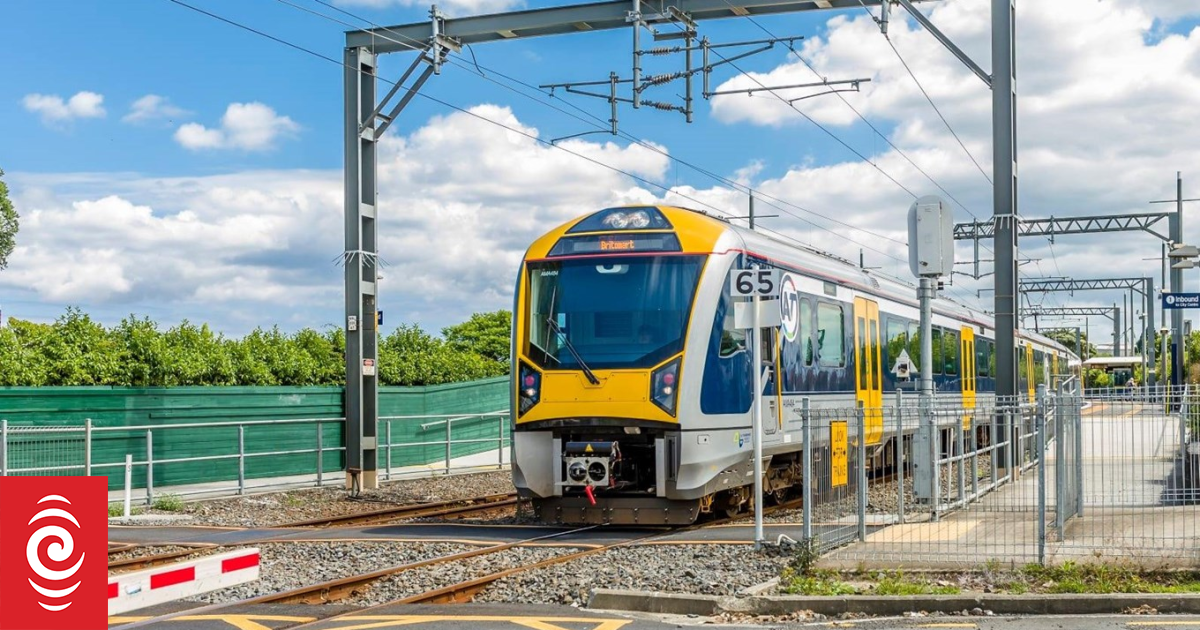 Auckland passenger trains shut down for most of April | RNZ News