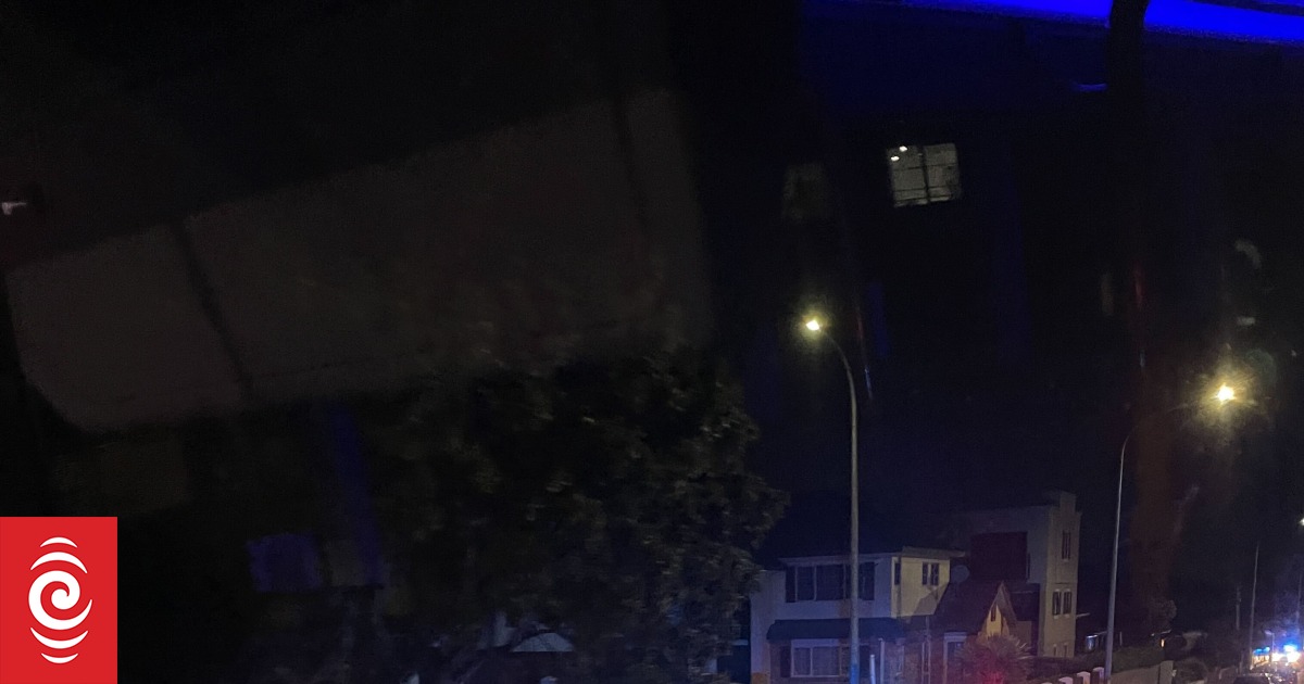 Unexploded mortar shell detonated at Auckland house | RNZ News