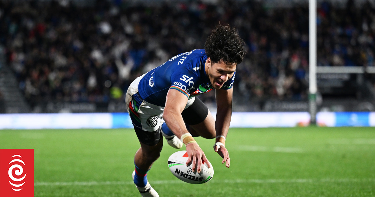 NRL: Warriors field goal seals tense 21-20 victory over Raiders | RNZ News