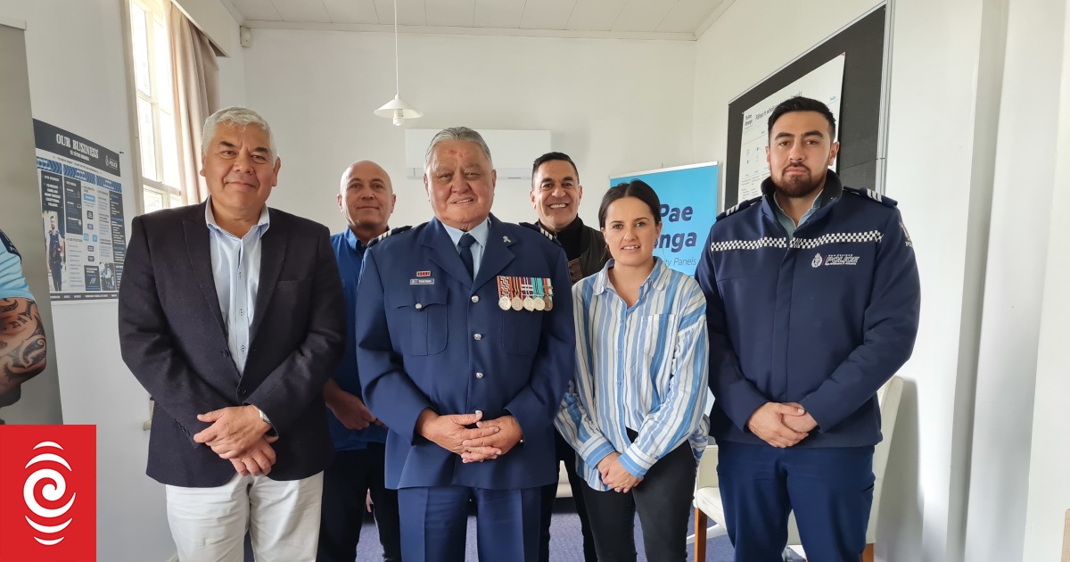 Wayne Panapa celebrates a 50 year career in the NZ Police | RNZ
