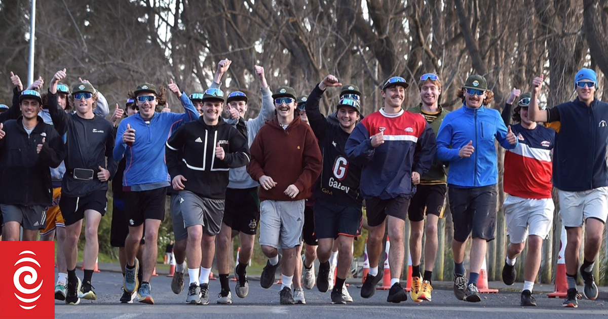 Marathon with meaning: Otago students run for friends | RNZ