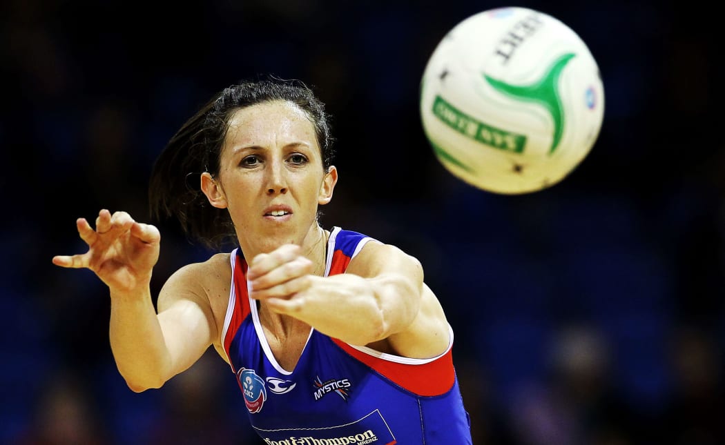 Netballer Bailey Mes moves south | RNZ News