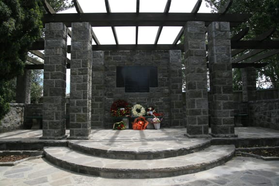 Sound Archives: The Ballantynes Fire of 1947 | RNZ