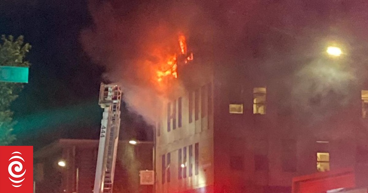 Loafers Lodge fire a 'harrowing night' - emergency call taker | RNZ
