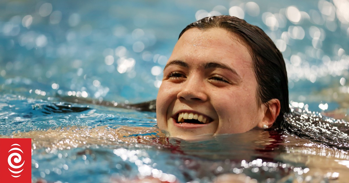 Fairweather puts swimming world on notice | RNZ News