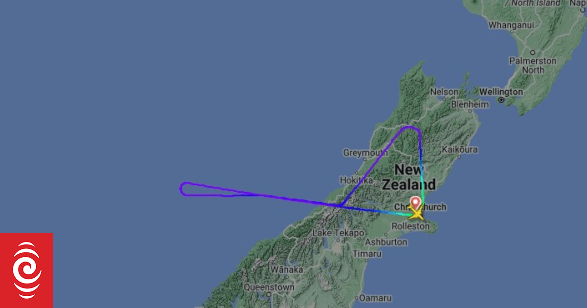 Christchurch-Melbourne flight forced to turn back twice | RNZ News